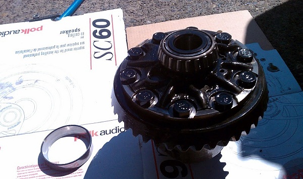 Rear Axle G80 Differential Rebuild | offroadTB.com